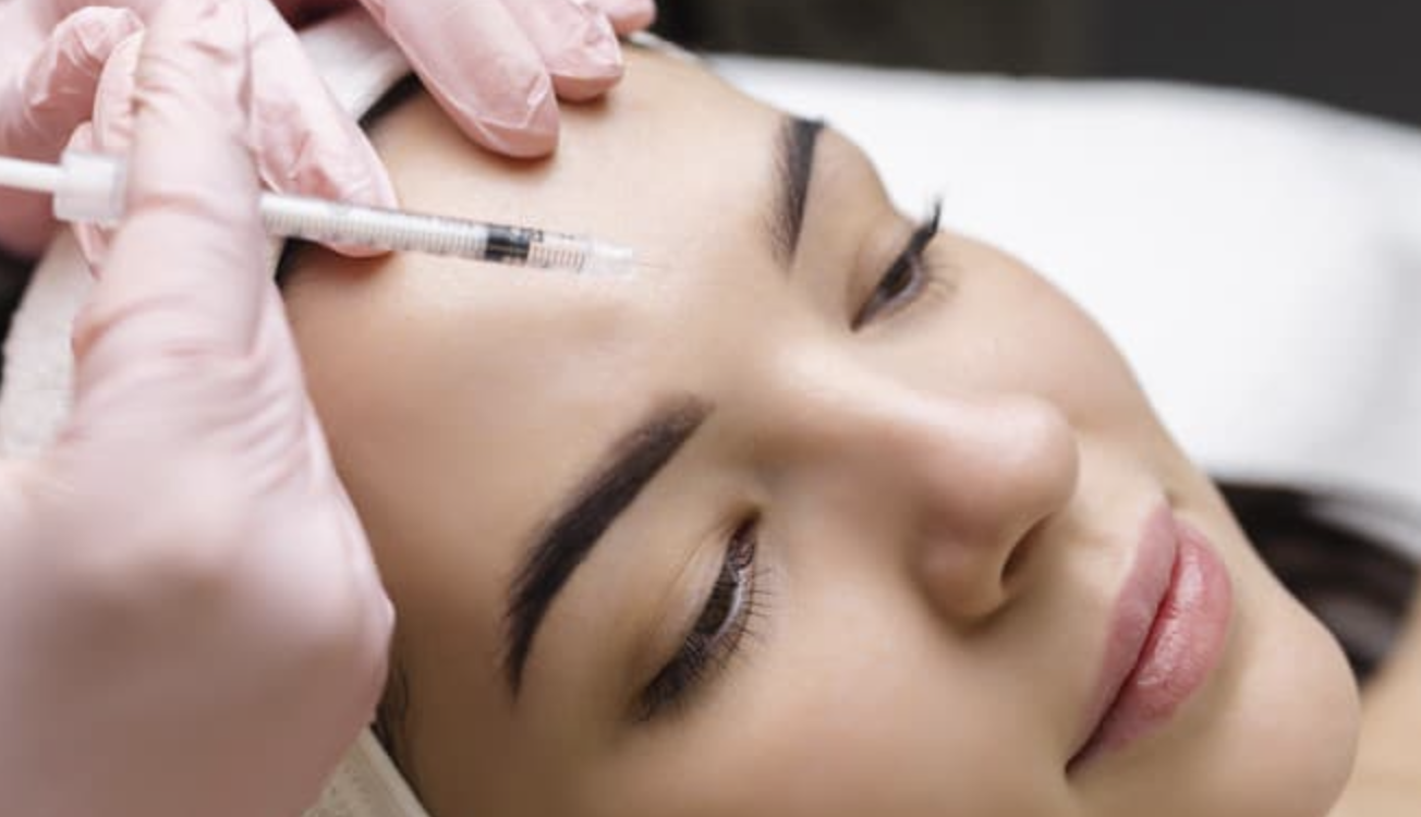 Šílená cena za krásu? Botox do čela má poslední účinek, se kterým nikdo ...